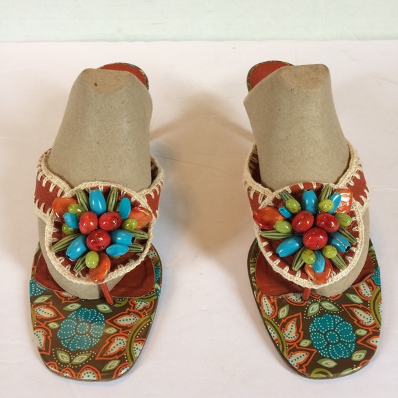 Isabella Fiore | Shoes | Isabella Fiore Floral Embellished Sandals ...